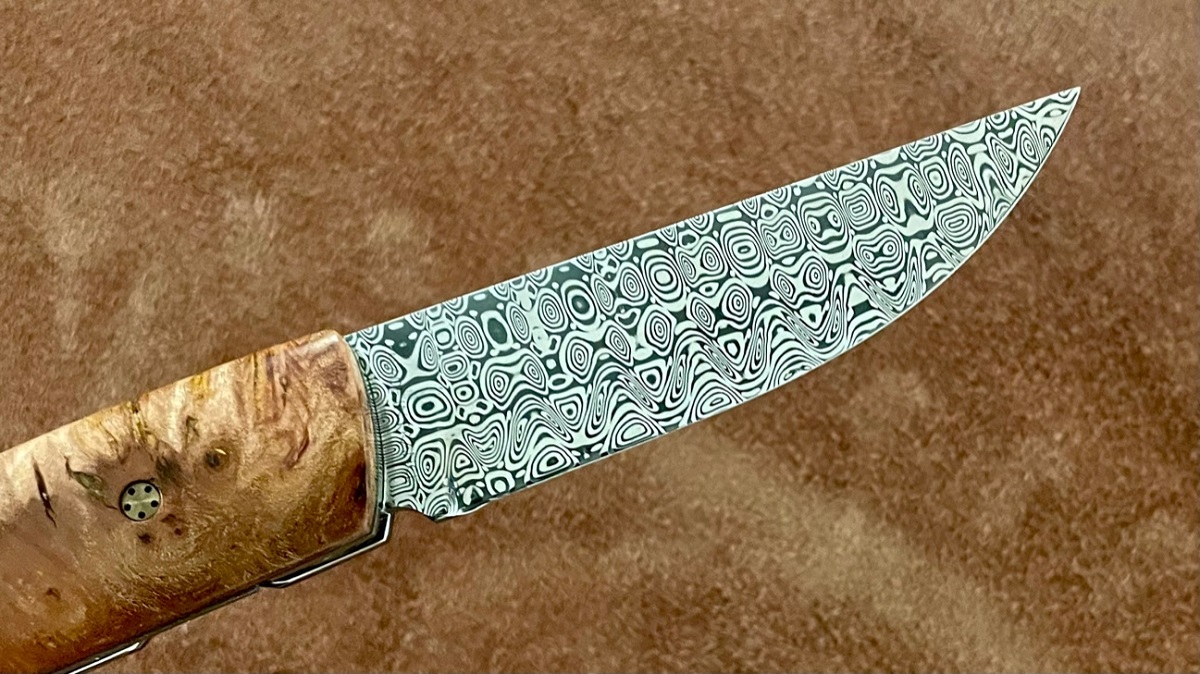 Couteau pliant artisanal Le 1515 de Manu Laplace - loupe d'orme damas