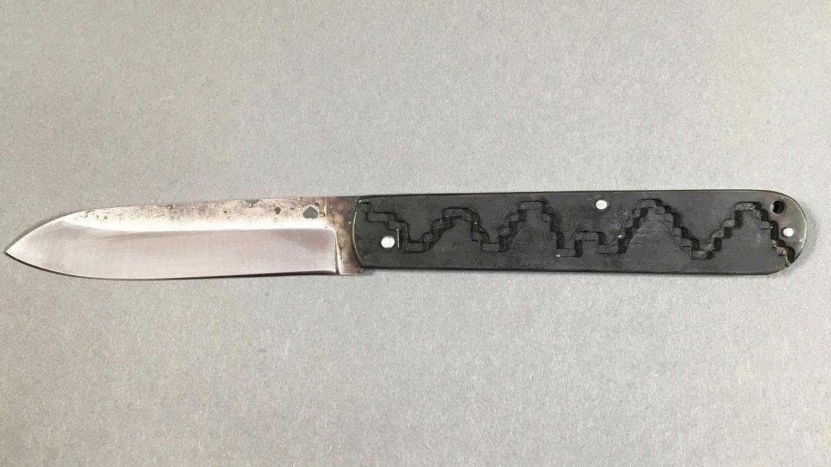 Couteau de poche artisanal Le Canif cran plat de Julien Maria - Zigzag 1