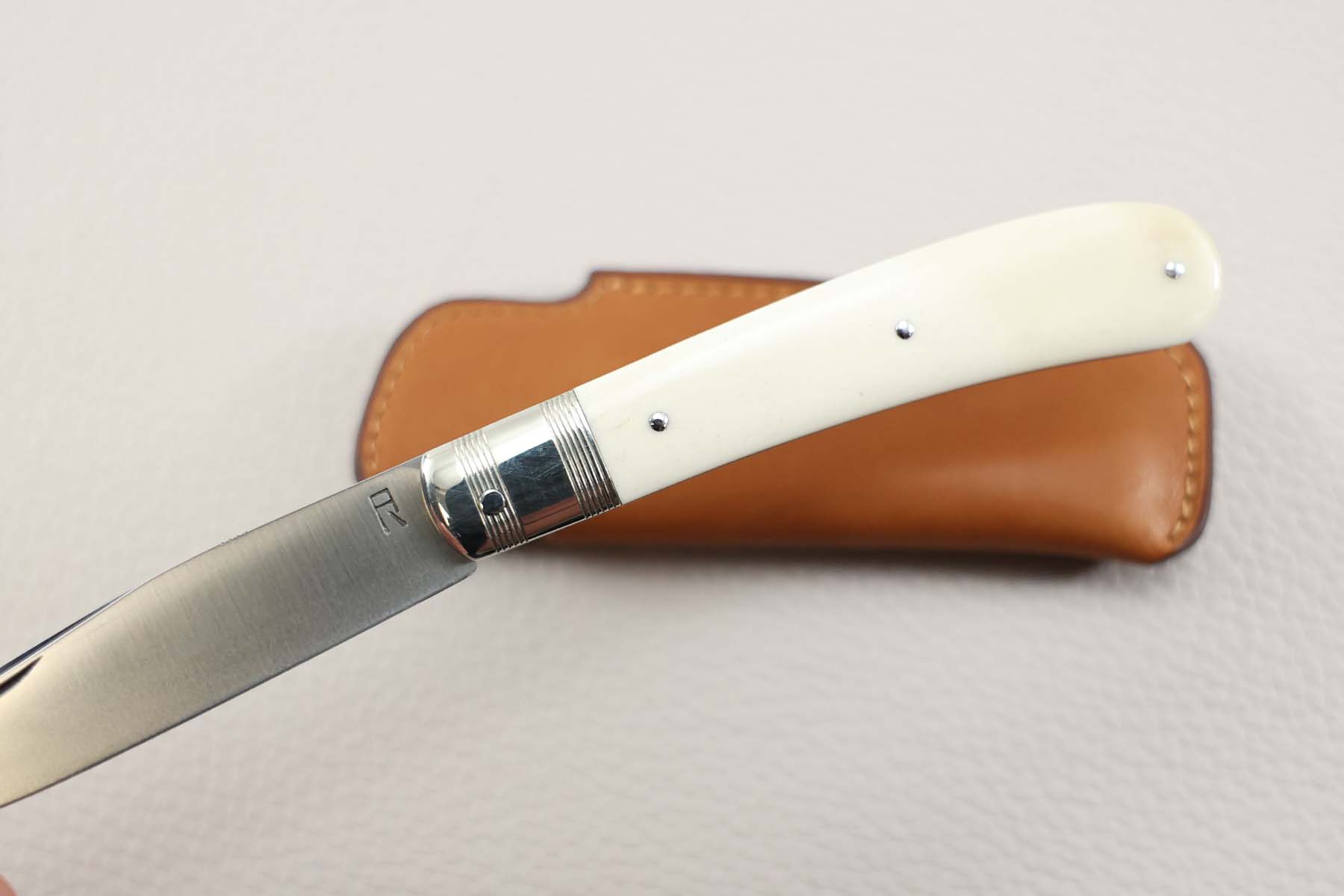 Couteau pliant modèle " Yatagan "par Romain Alvarez - Os